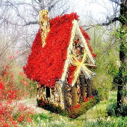 Log Cabin Edible Birdhouse w/Red Sorghum Roof, Handcrafted Edible Bird ...
